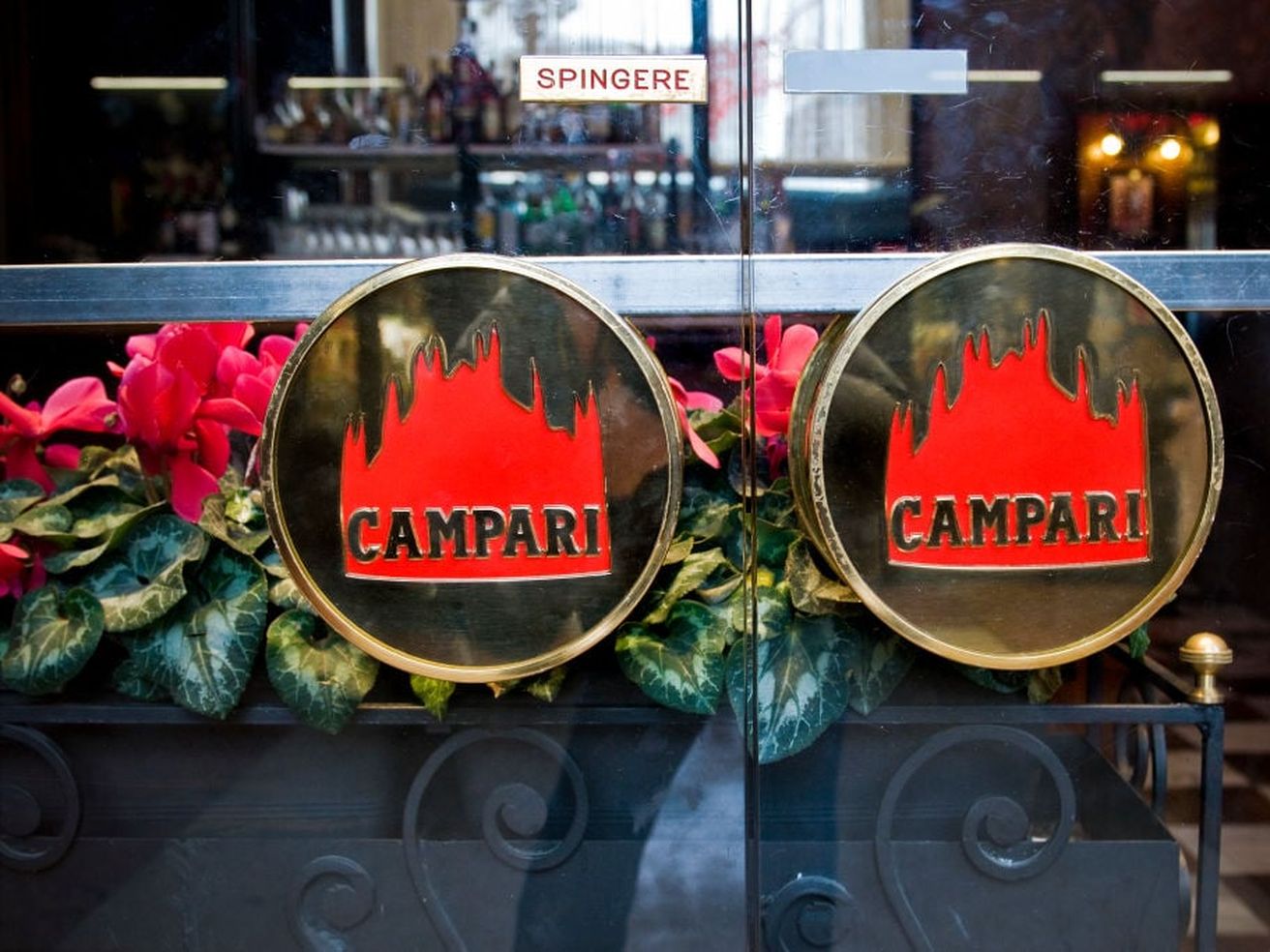Campari sceglie nuovo ceo: chi è Simon Hunt, il "veterano degli spirit ...