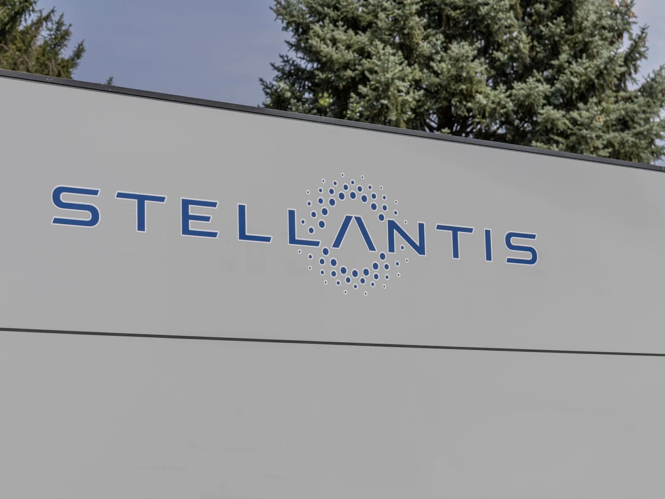 Auto, Stellantis-VW-Renault insieme: un piano "Made in EU" per fermare ...