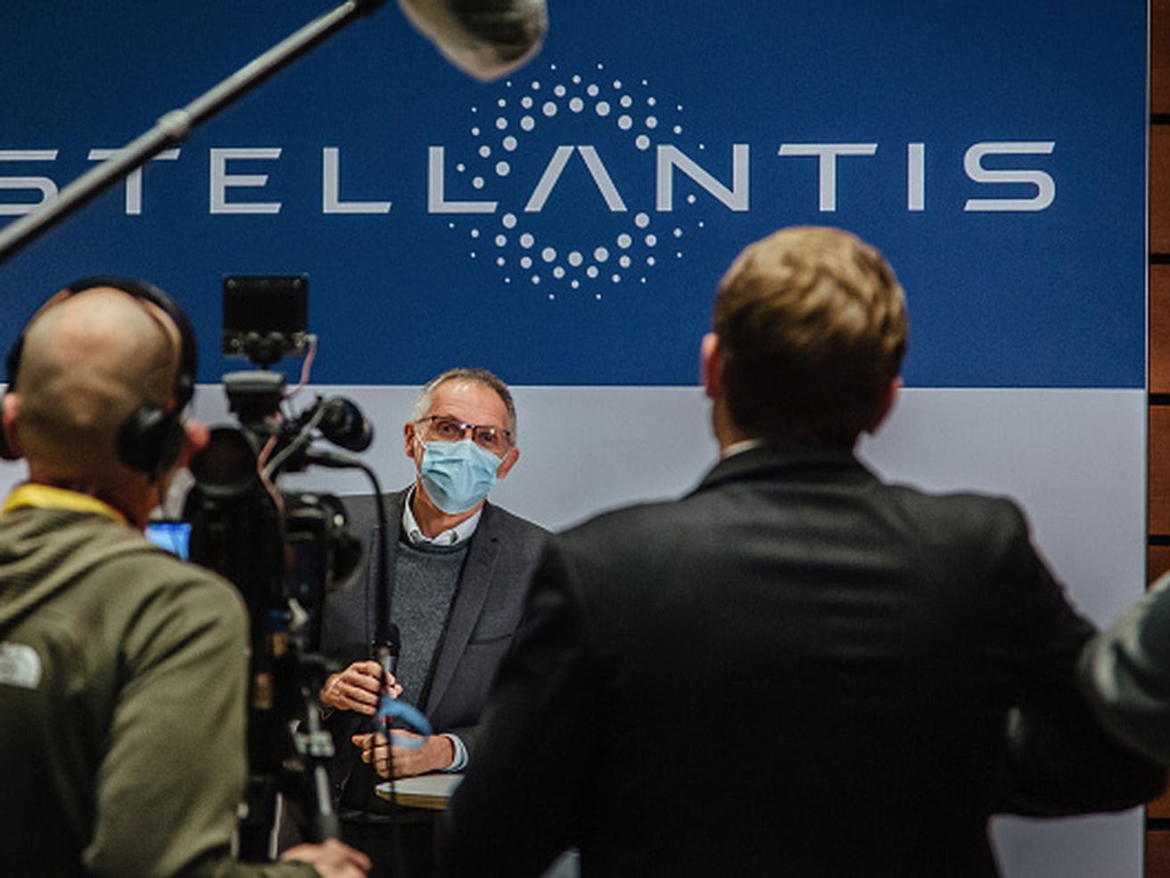 Stellantis va all'attacco, Tavares indica un futuro tutto elettrico e ...